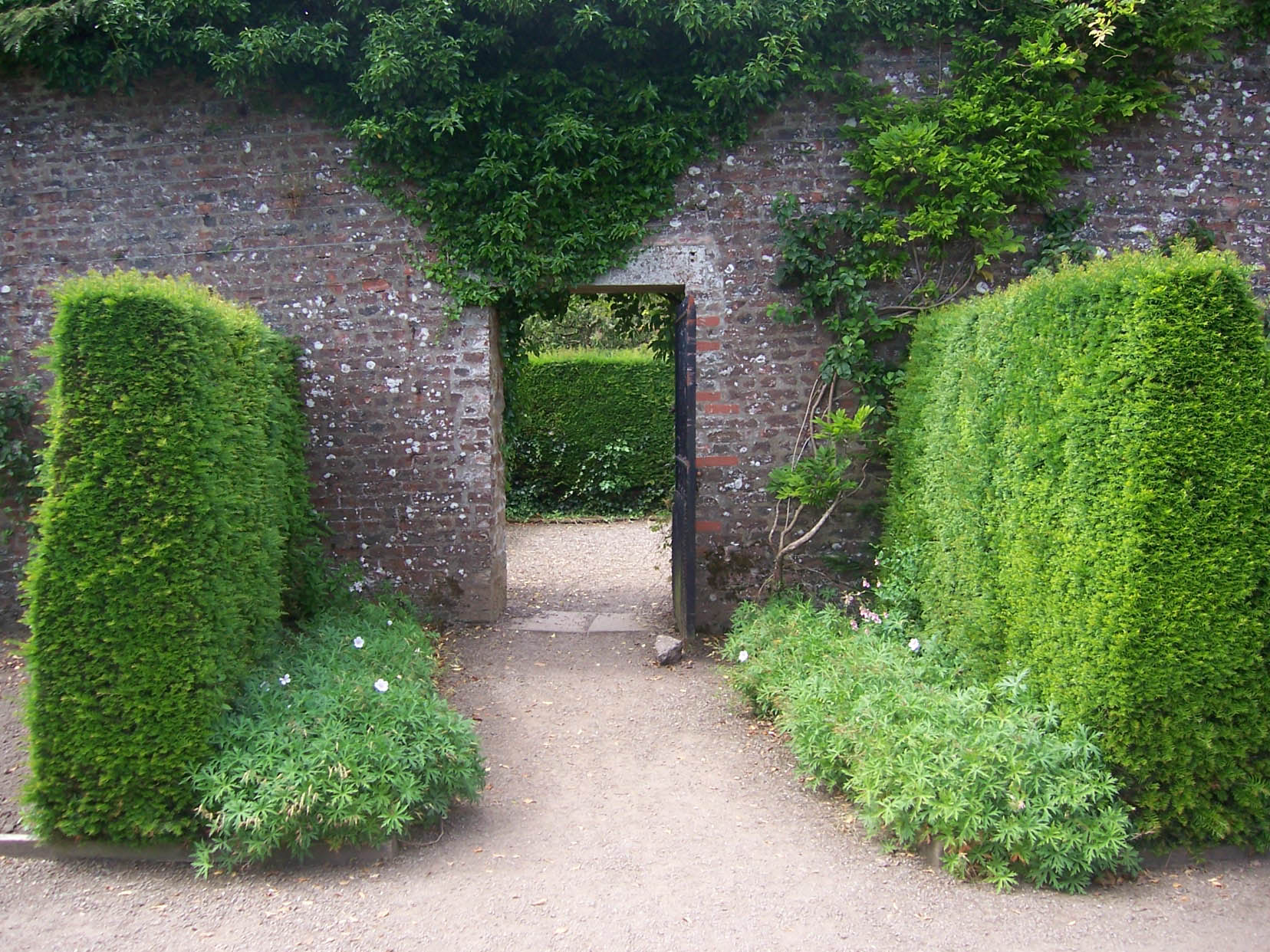 Walled Gardens Leavingcertenglish